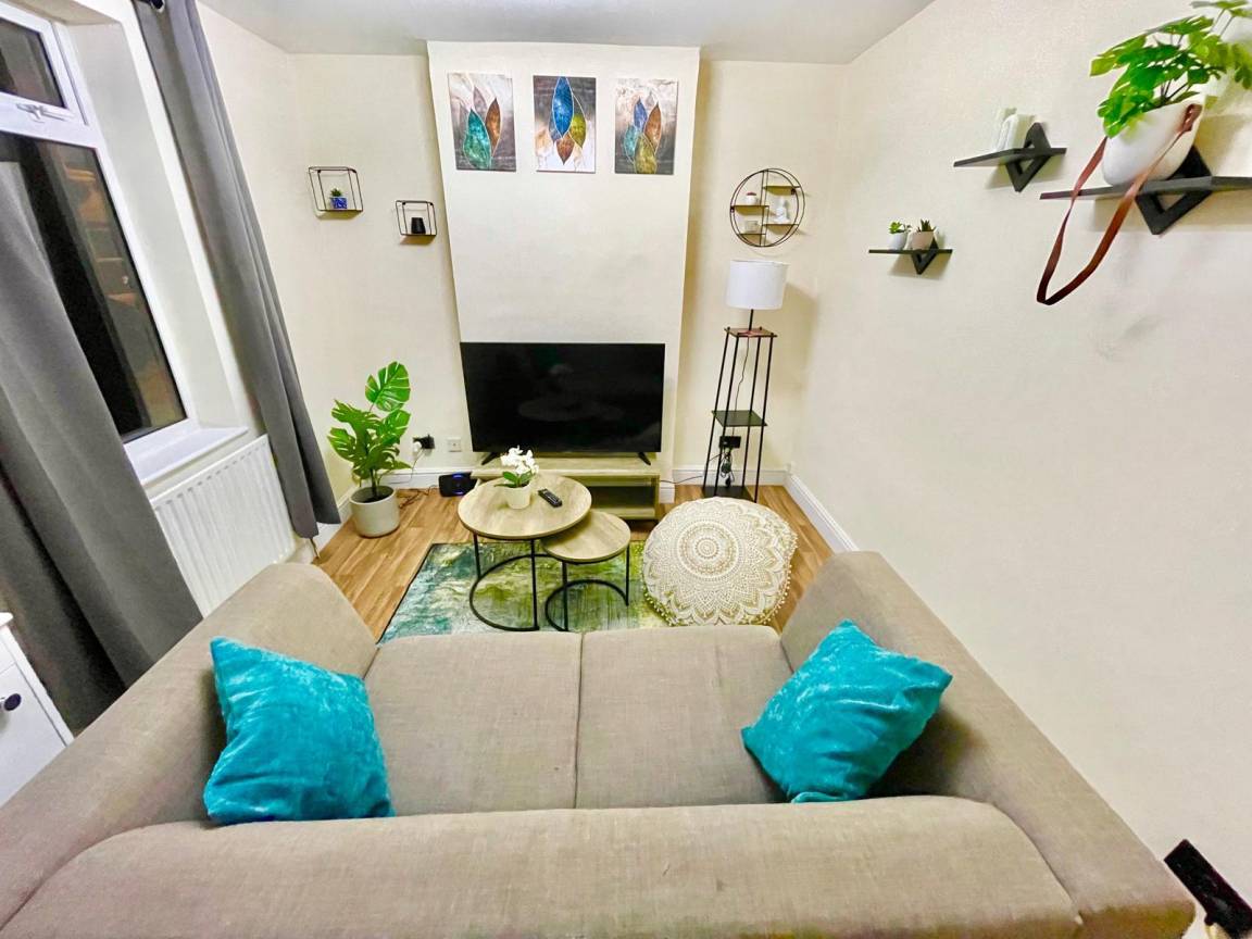 75 M² House ∙ 3 Bedrooms ∙ 6 Guests - Gillingham