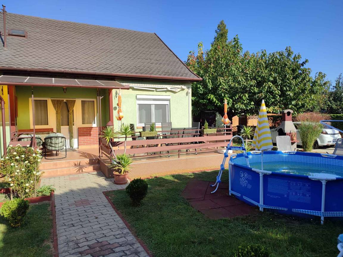 100 M² Ferienhaus ∙ 3 Schlafzimmer ∙ 7 Gäste - Plattensee