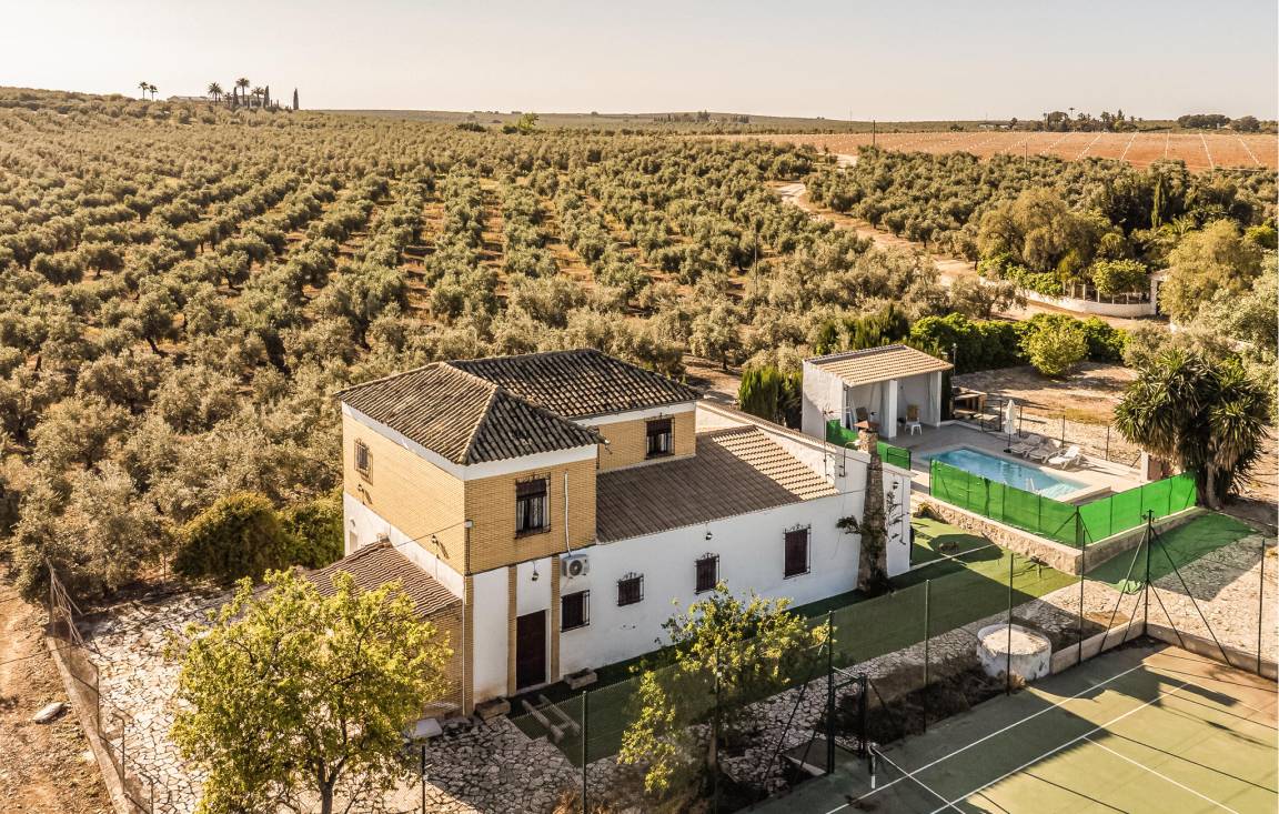 250 M² Casa ∙ 4 Habitaciones ∙ 11 Huéspedes - Puente Genil