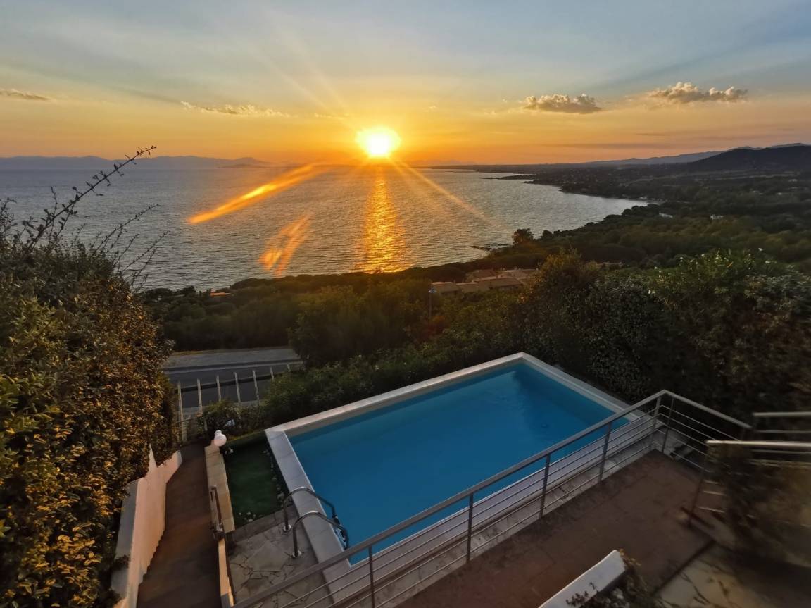 100 M² Villa ∙ 2 Schlafzimmer ∙ 5 Gäste - Quartu Sant’Elena