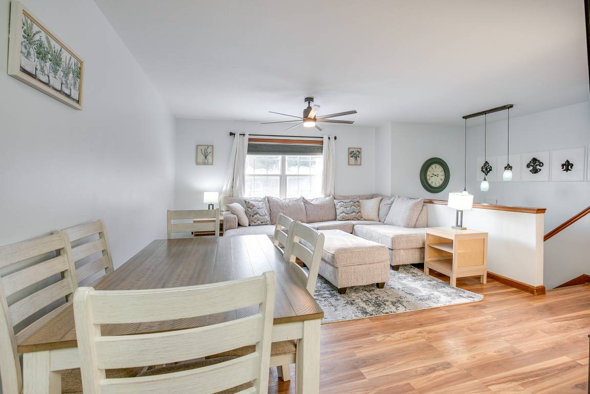 115 M² House ∙ 2 Bedrooms ∙ 10 Guests - Logan, OH