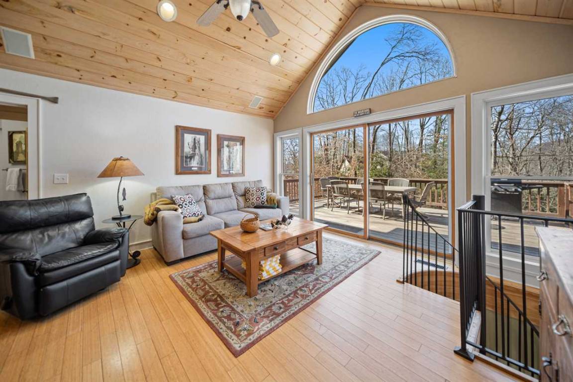 221 M² Cabin ∙ 2 Bedrooms ∙ 7 Guests - Banner Elk, NC