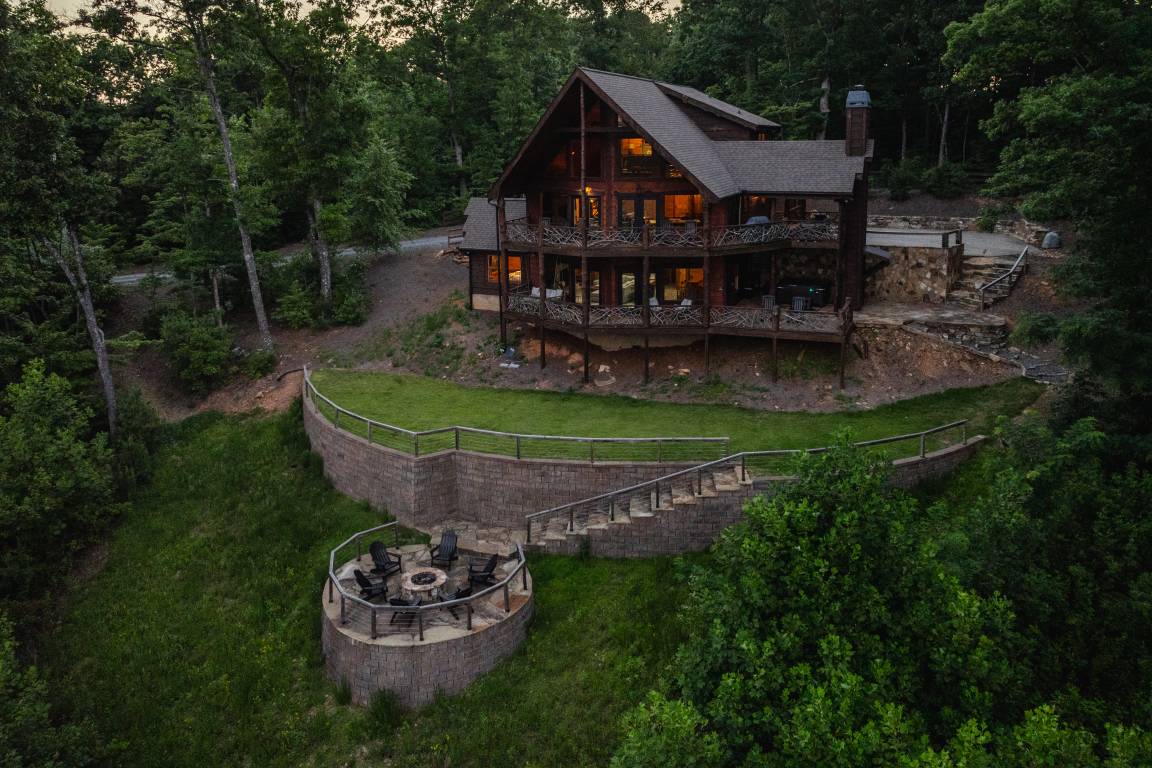 280 M² Cabin ∙ 4 Bedrooms ∙ 12 Guests - Blue Ridge, GA