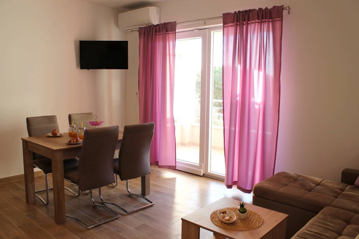 44 M² Ferienwohnung ∙ 1 Schlafzimmer ∙ 4 Gäste - Brist