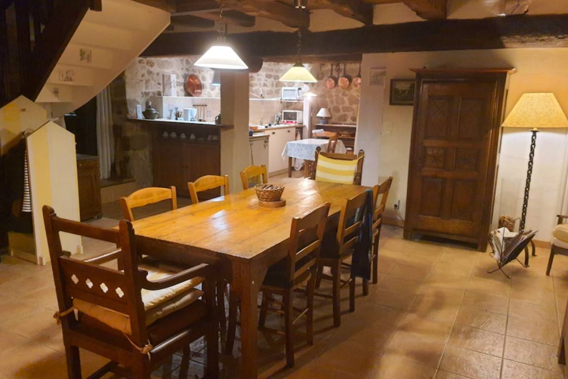150 M² House ∙ 3 Bedrooms ∙ 5 Guests - Ambon