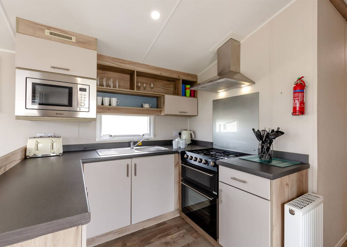 Caravan ∙ 3 Bedrooms ∙ 8 Guests - Walton-on-the-Naze