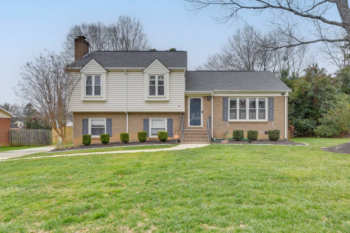174 M² House ∙ 4 Bedrooms ∙ 8 Guests - Charlotte, NC