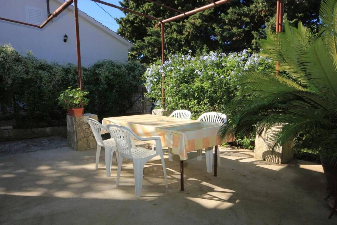 56 M² House ∙ 2 Bedrooms ∙ 4 Guests - Vis