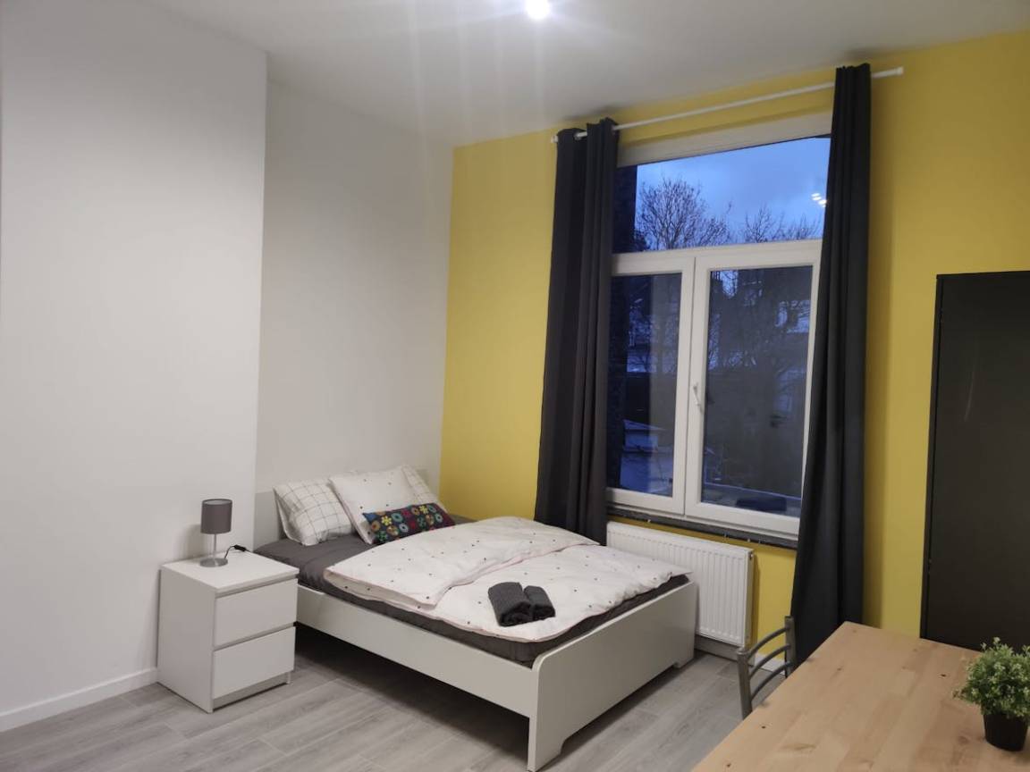 15 M² Privé Kamer ∙ 1 Slaapkamer ∙ 11 Gasten - Brussel