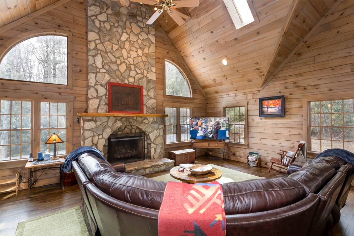 257 M² Cabin ∙ 3 Bedrooms ∙ 12 Guests - Banner Elk, NC