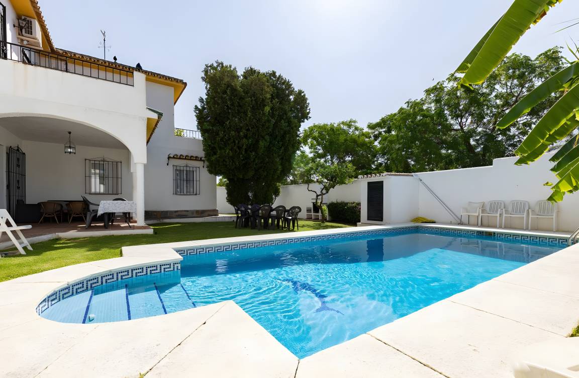 298 M² Vivenda ∙ 7 Quartos ∙ 16 Hóspedes - Marbella
