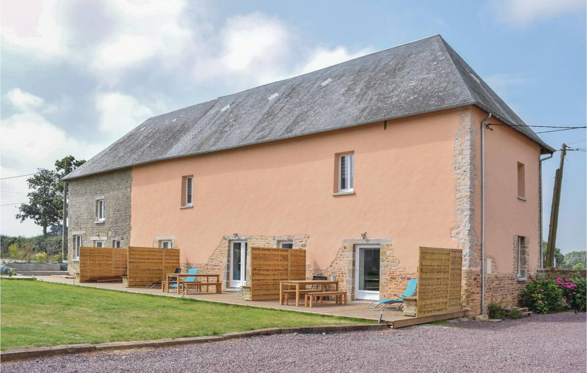 87 M² Duplex ∙ 3 Chambres ∙ 8 Personnes - Carentan