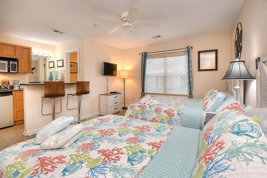 Condo ∙ 1 Bedroom ∙ 4 Guests - Southport, NC