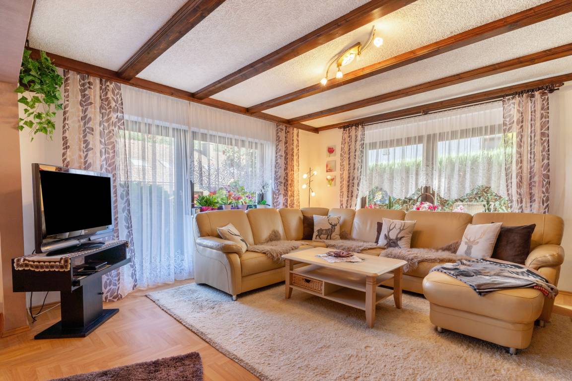 75 M² Ferienwohnung ∙ 1 Schlafzimmer ∙ 2 Gäste - Hornberg