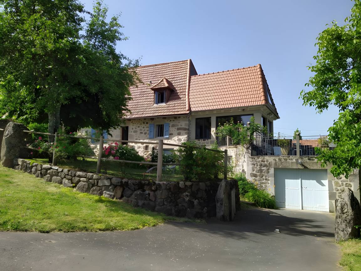 100 M² Maison De Vacances ∙ 2 Chambres ∙ 7 Personnes - Vic-sur-Cère