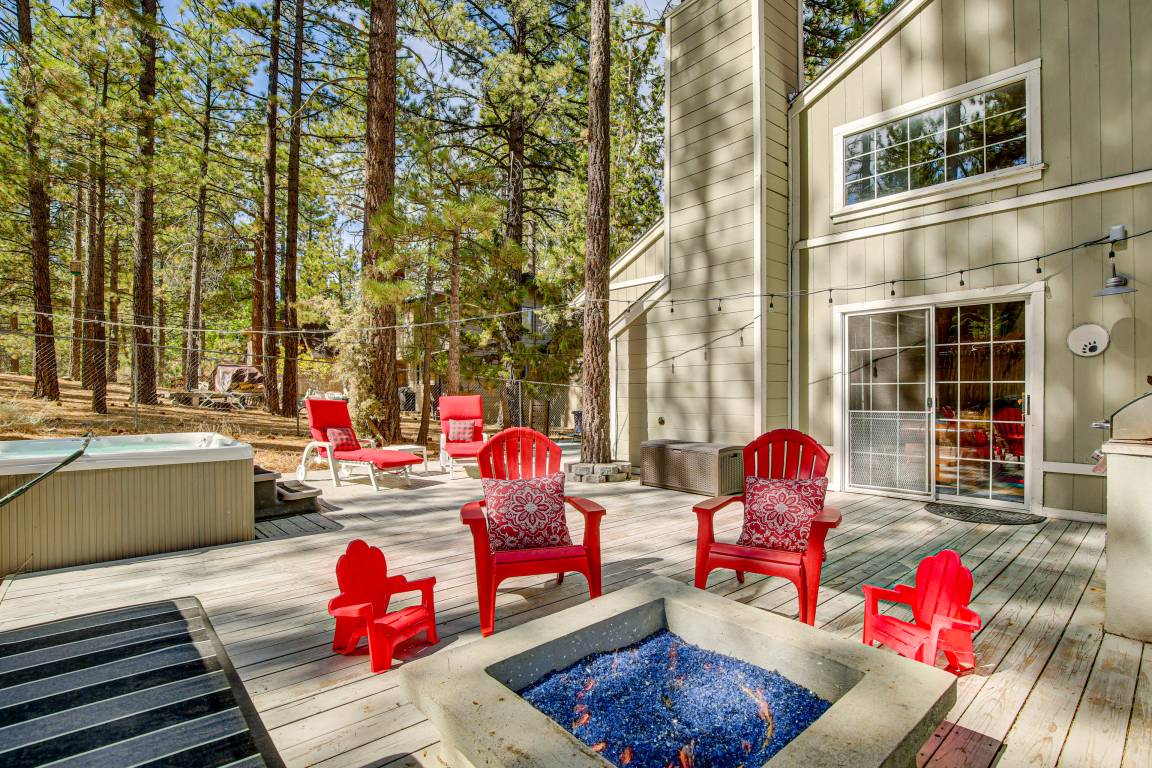 232 M² House ∙ 4 Bedrooms ∙ 10 Guests - Big Bear, CA