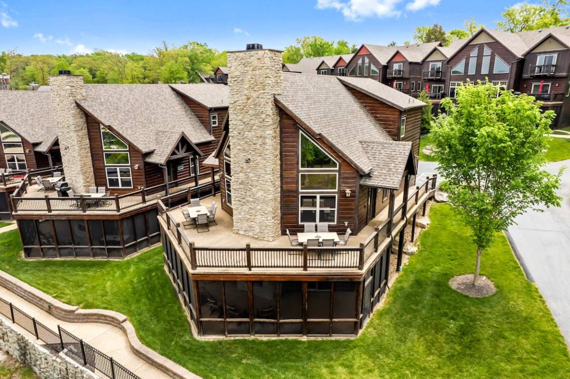 279 M² Cabin ∙ 6 Bedrooms ∙ 16 Guests - Kimberling City, MO