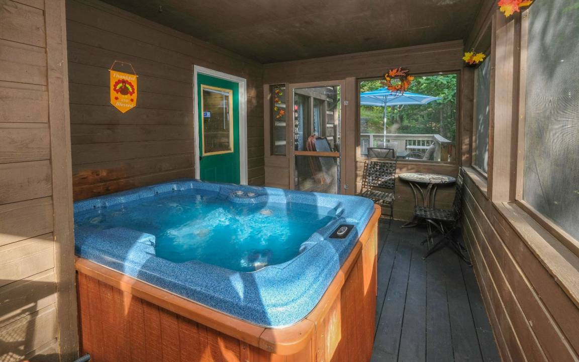 110 M² Cabin ∙ 2 Bedrooms ∙ 10 Guests - Tennessee