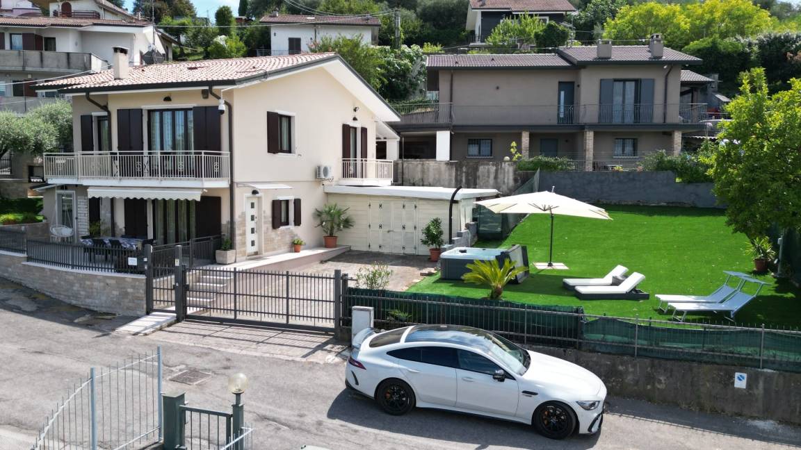 200 M² Villa ∙ 3 Chambres ∙ 8 Personnes - Peschiera del Garda