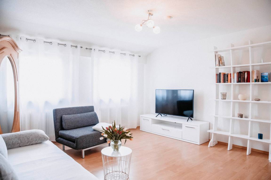 60 M² Ferienwohnung ∙ 1 Schlafzimmer ∙ 4 Gäste - Singen (Hohentwiel)