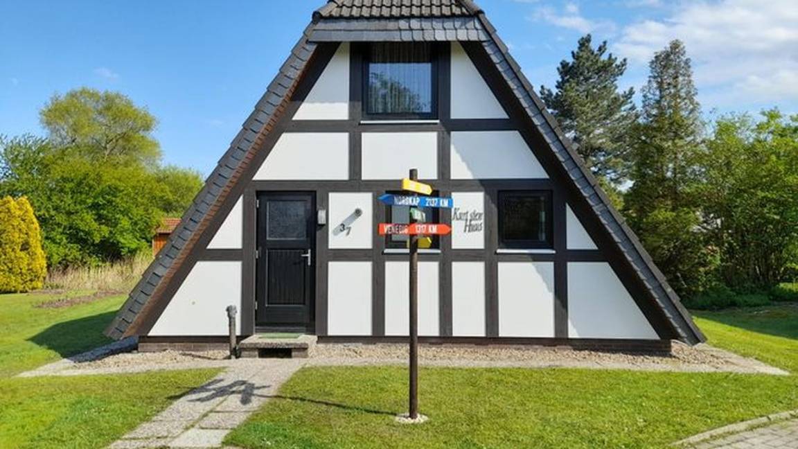 74 M² House ∙ 2 Bedrooms ∙ 6 Guests - Nordenham
