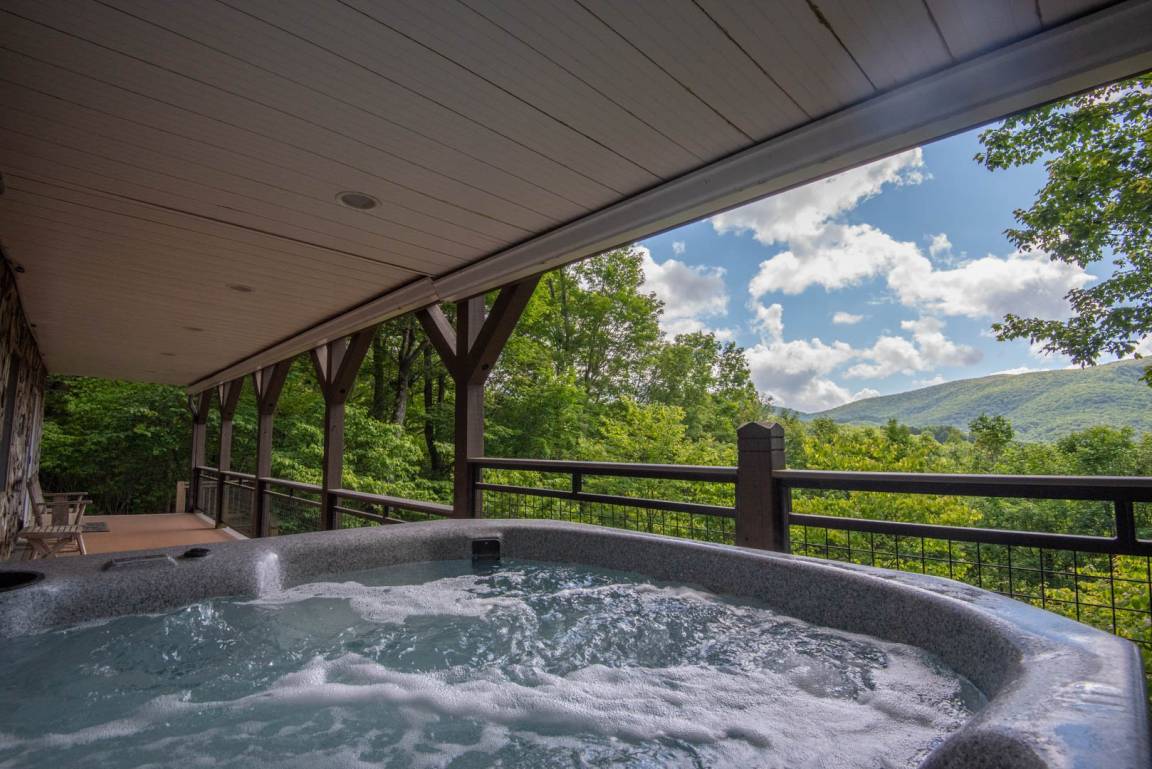 Cabin ∙ 3 Bedrooms ∙ 4 Guests - West Jefferson, NC