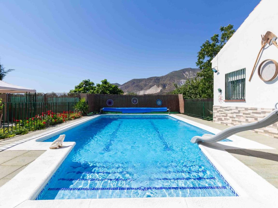 90 M² Alojamiento ∙ 2 Habitaciones ∙ 4 Huéspedes - Dúrcal