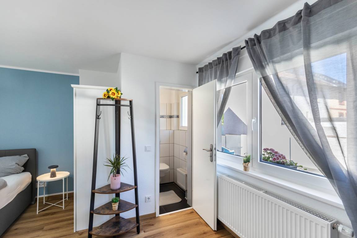 56 M² Ferienwohnung ∙ 1 Schlafzimmer ∙ 4 Gäste - Oberursel (Taunus)