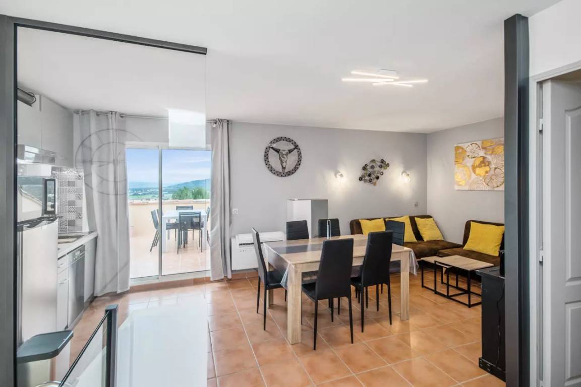 60 M² Appartement ∙ 2 Chambres ∙ 8 Personnes - Mallemort