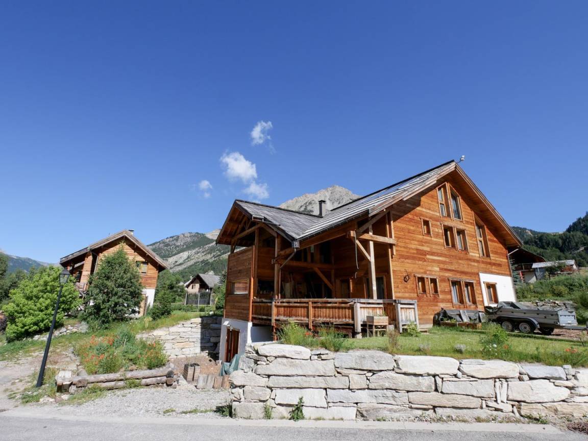 75 M² Gîte ∙ 2 Chambres ∙ 5 Personnes - Vallée de la Clarée