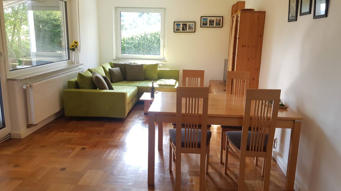 70 M² Ferienwohnung ∙ 2 Schlafzimmer ∙ 4 Gäste - Langenau