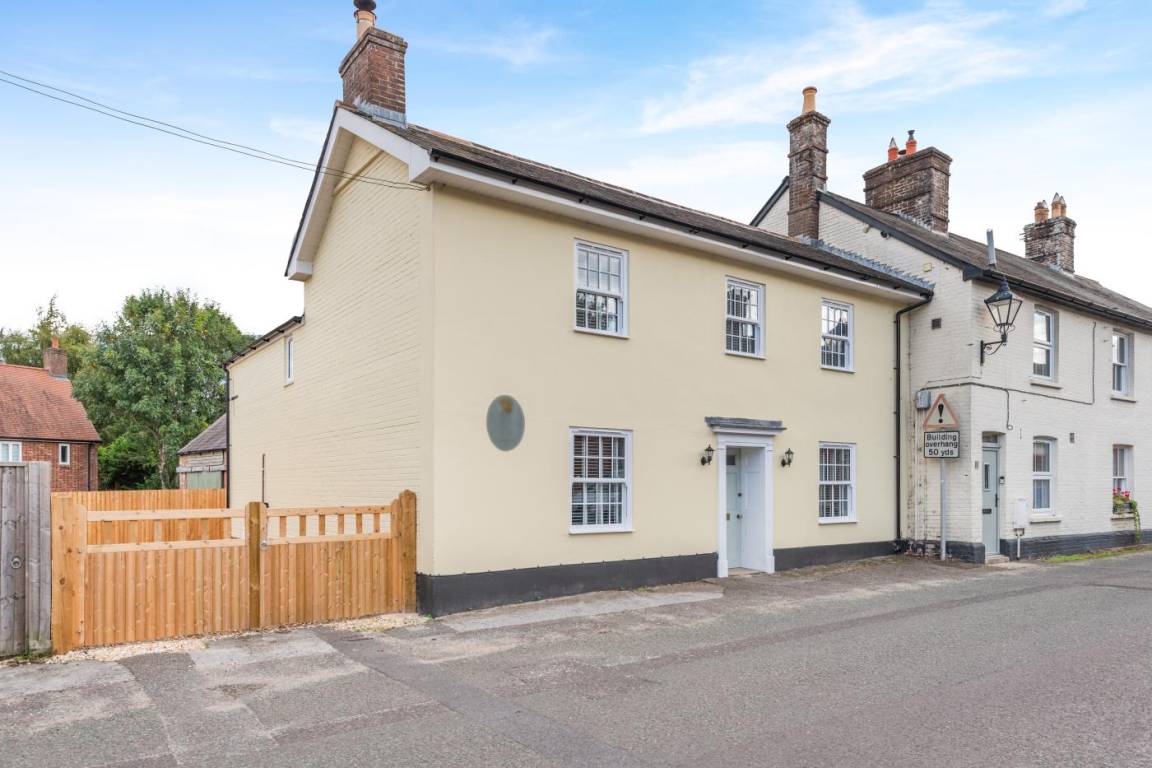 Cottage ∙ 4 Bedrooms ∙ 6 Guests - Wareham