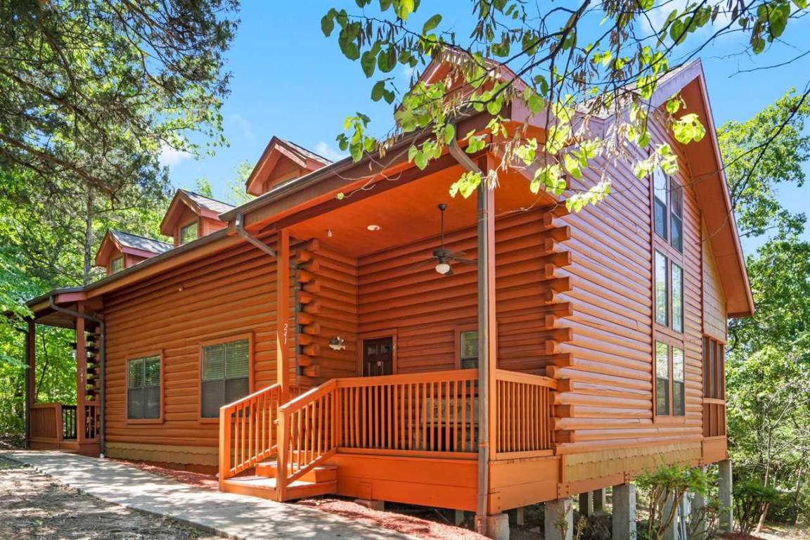 Cabin ∙ 3 Bedrooms ∙ 8 Guests - Branson, MO
