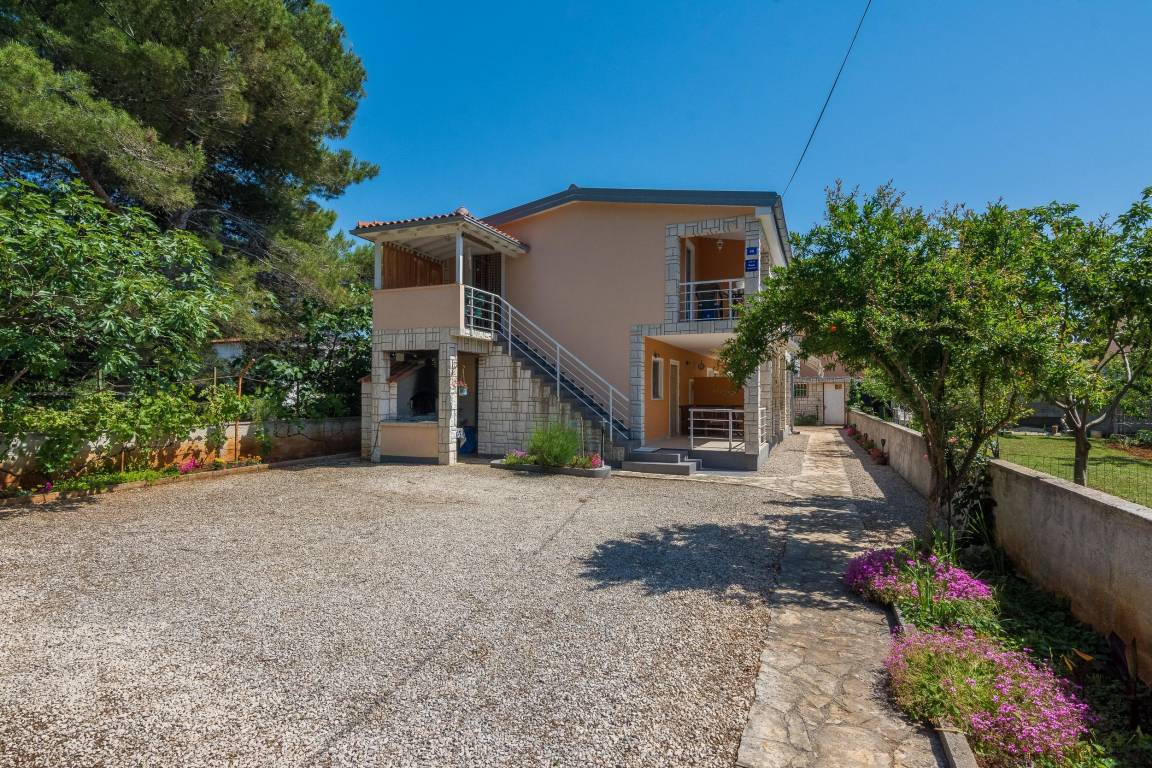 39 M² Apartment ∙ 2 Bedrooms ∙ 5 Guests - Vir