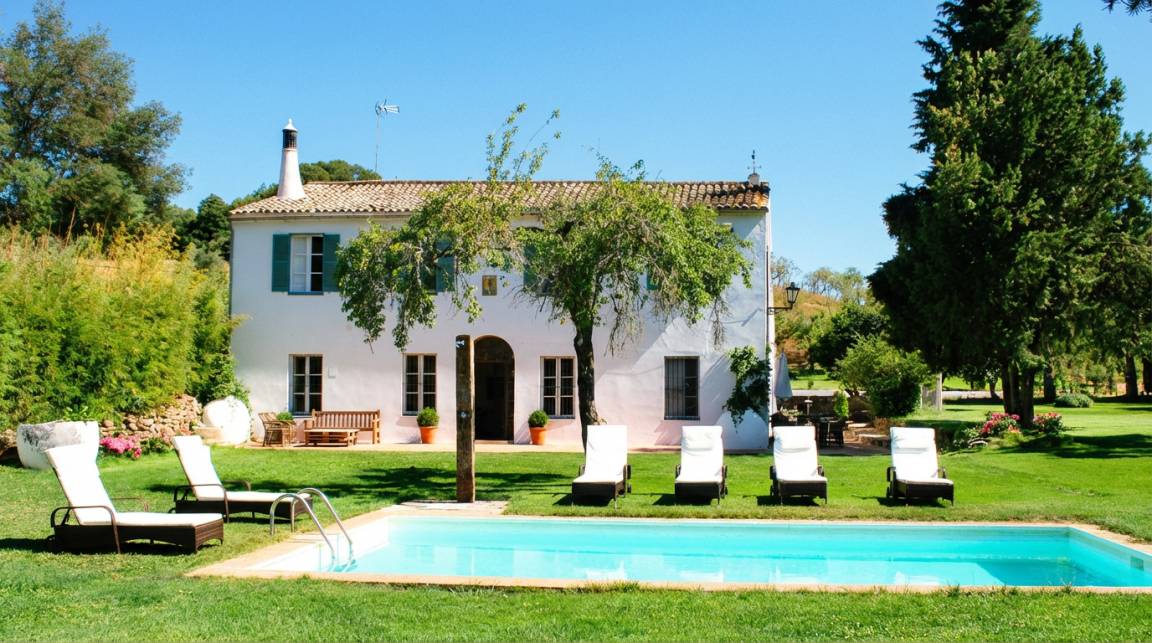 483 M² Castillo ∙ 8 Habitaciones ∙ 21 Huéspedes - Constantina, España