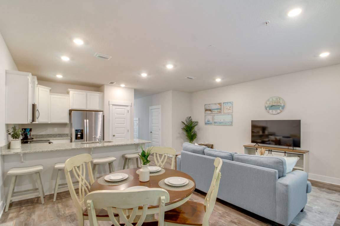 143 M² Apartment ∙ 3 Bedrooms ∙ 6 Guests - Brent, FL