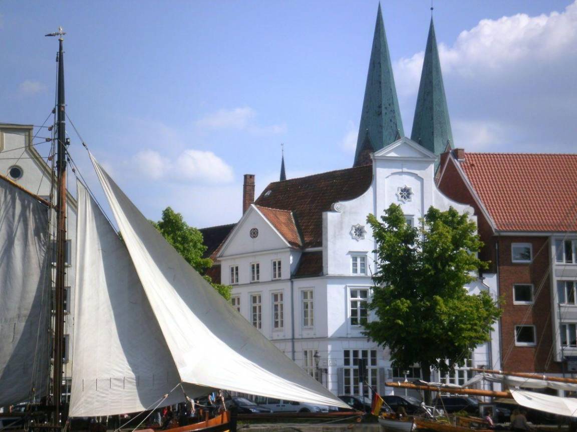 90 M² Apartment ∙ 3 Guests - Lübeck