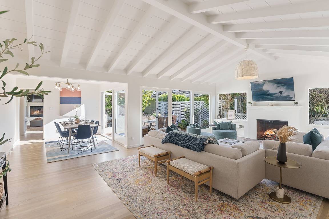 195 M² House ∙ 4 Bedrooms ∙ 10 Guests - Carmel Beach, California