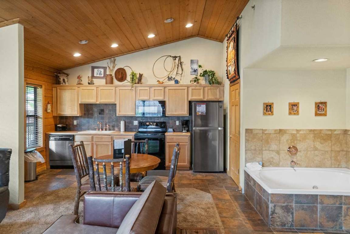 62 M² Cabin ∙ 1 Bedroom ∙ 4 Guests - Rockaway Beach, MO