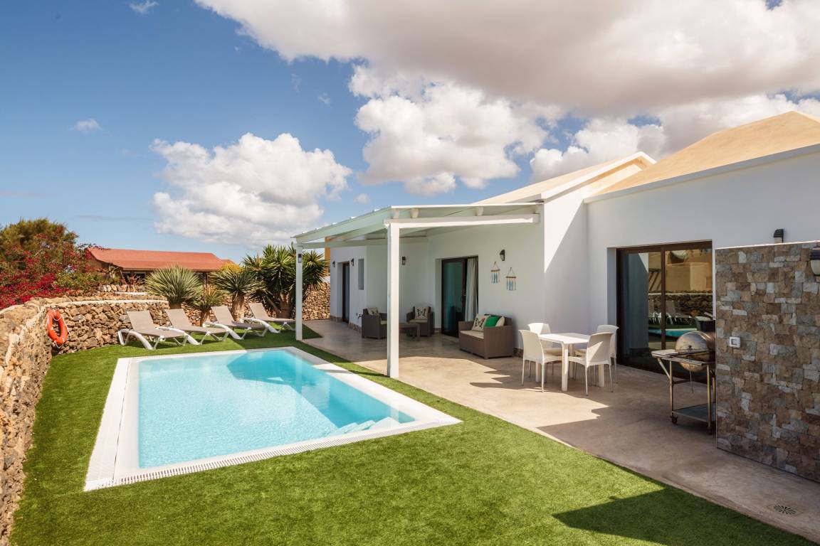 170 M² Villa ∙ 5 Bedrooms ∙ 14 Guests - Fuerteventura