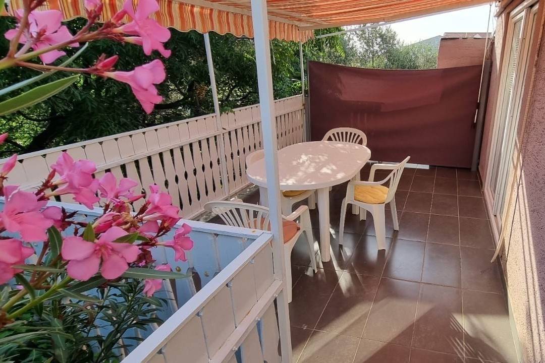 39 M² Ferienwohnung ∙ 2 Schlafzimmer ∙ 3 Gäste - Stara Novalja