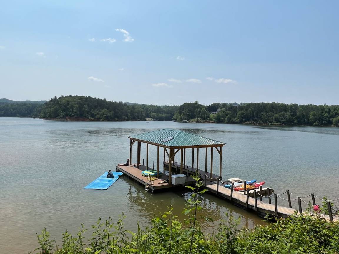 603 M² Cabin ∙ 5 Bedrooms ∙ 19 Guests - North Carolina