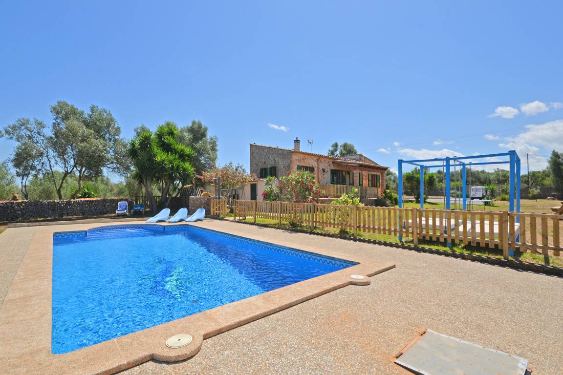 100 M² Cottage ∙ 3 Bedrooms ∙ 6 Guests - Mallorca