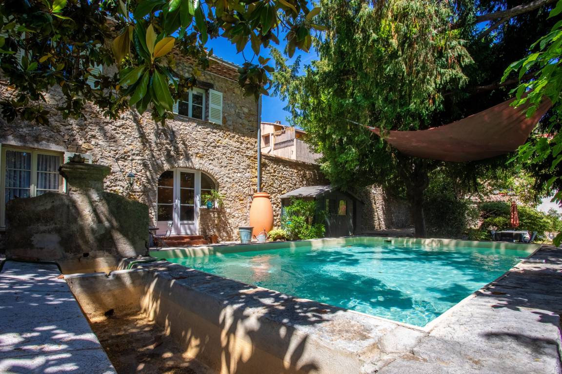 150 M² Maison De Vacances ∙ 4 Chambres ∙ 9 Personnes - Montauroux