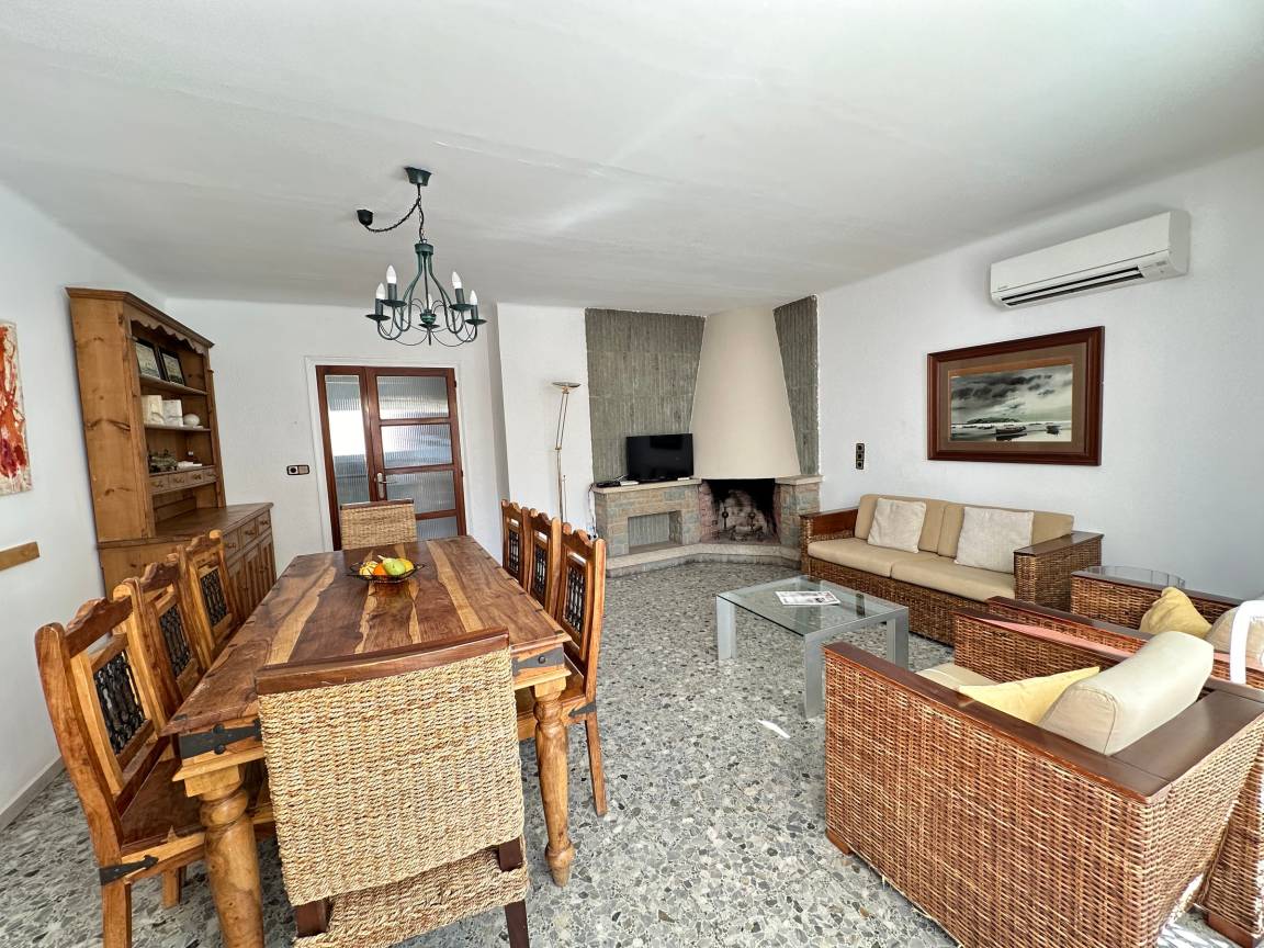 110 M² Apartment ∙ 4 Bedrooms ∙ 10 Guests - Cadaqués