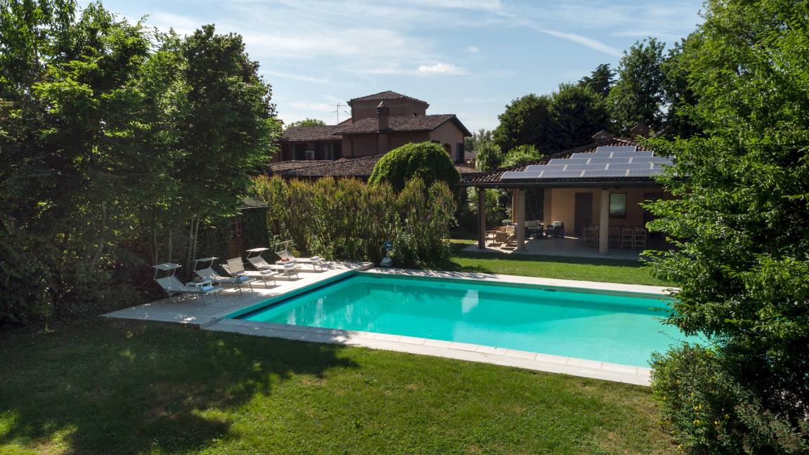 1000 M² Villa ∙ 6 Bedrooms ∙ 12 Guests - Piacenza