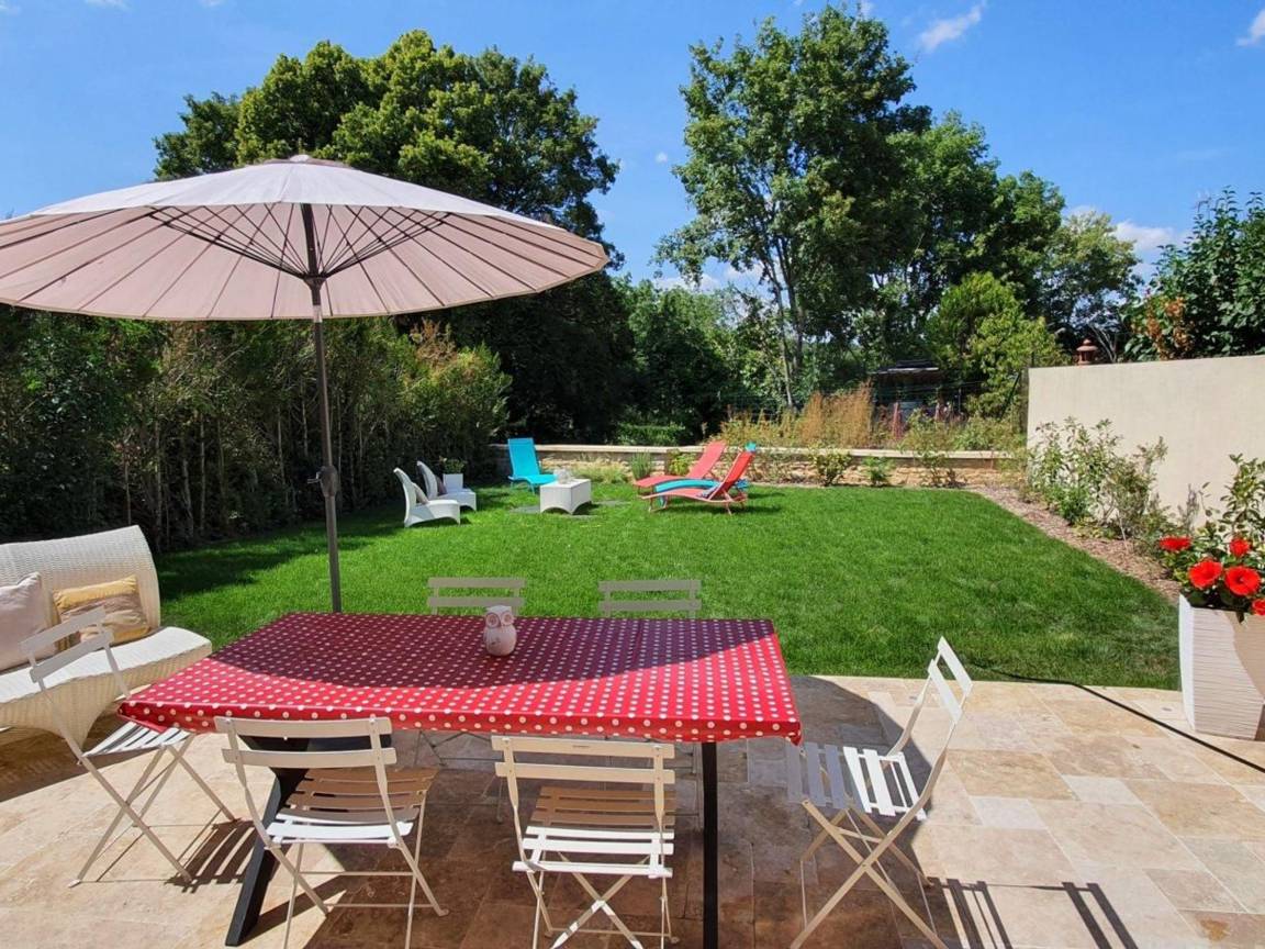 180 M² Cottage ∙ 4 Chambres ∙ 10 Personnes - Vézelay