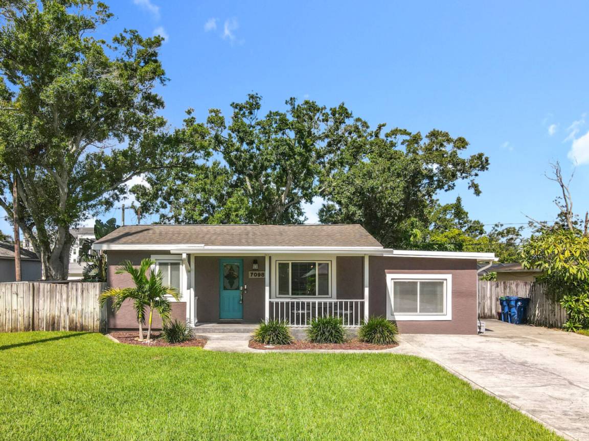 120 M² House ∙ 3 Bedrooms ∙ 6 Guests - St. Petersburg, FL