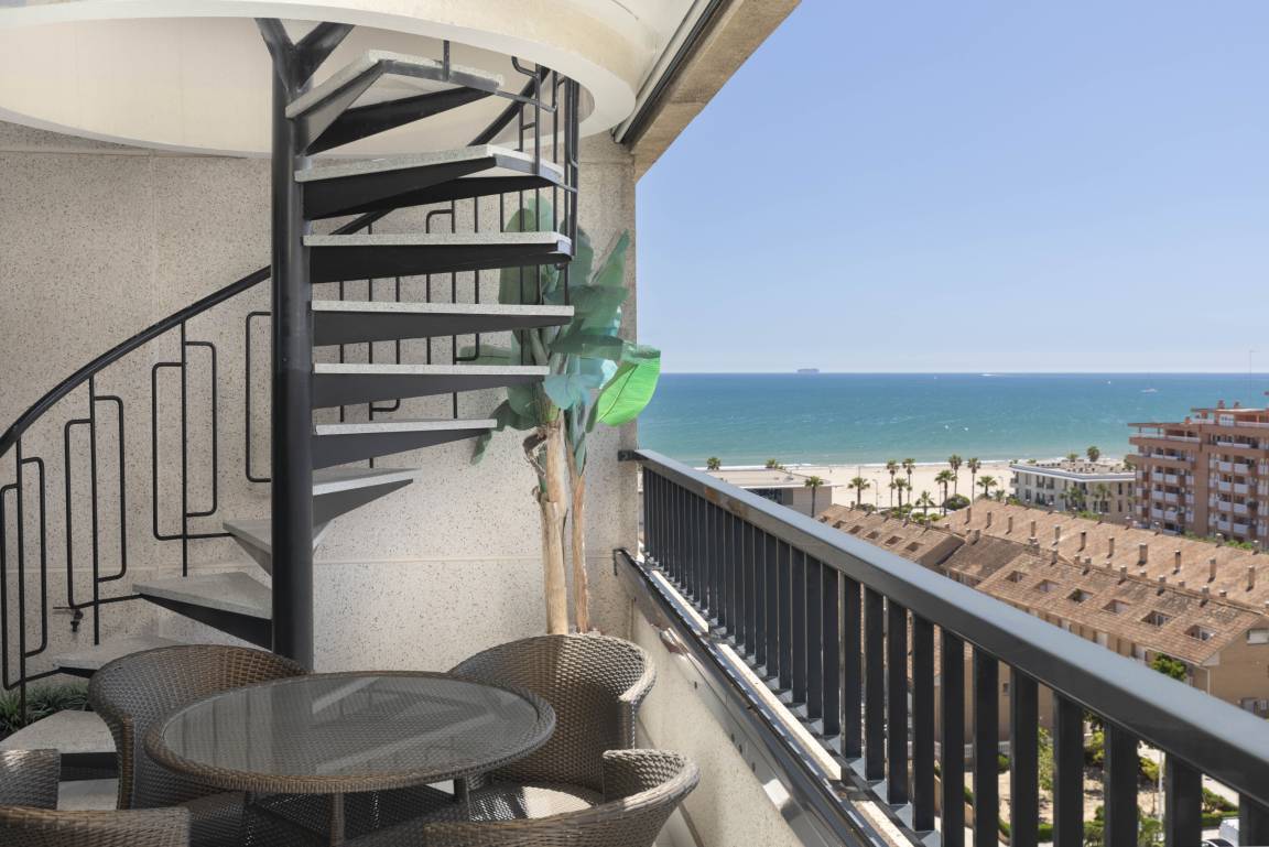 75 M² Huoneisto ∙ 2 Makuuhuonetta ∙ 4 Vierasta - Valencia