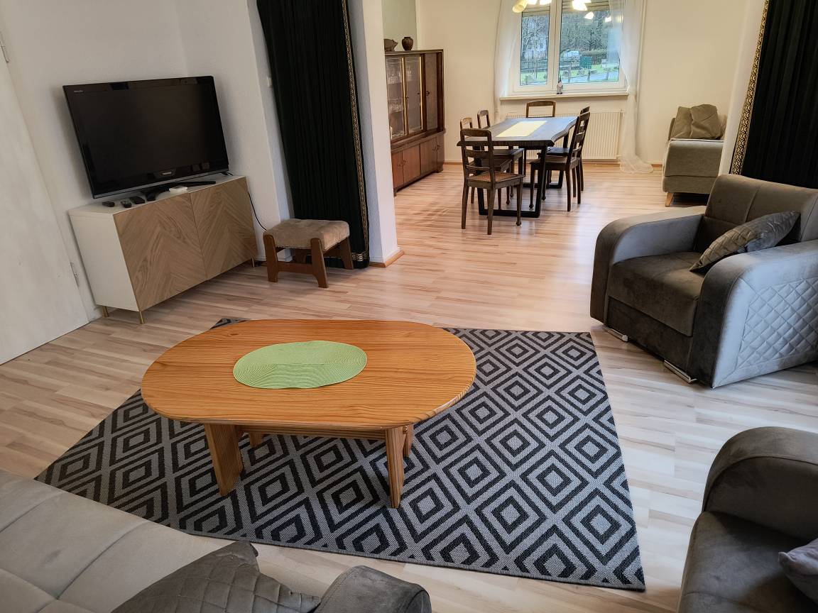 140 M² Ferienhaus ∙ 4 Schlafzimmer ∙ 10 Gäste - Hessisch Lichtenau